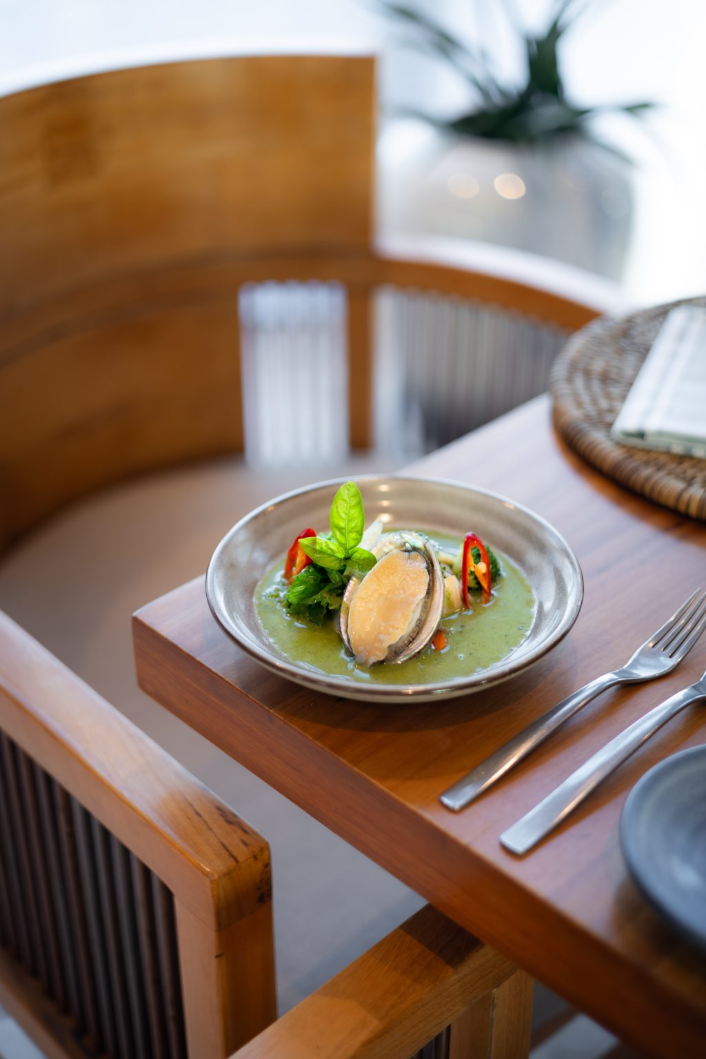 Delicacies of the sea: Alila Hinu Bay launches ‘white gold’ Omani ...